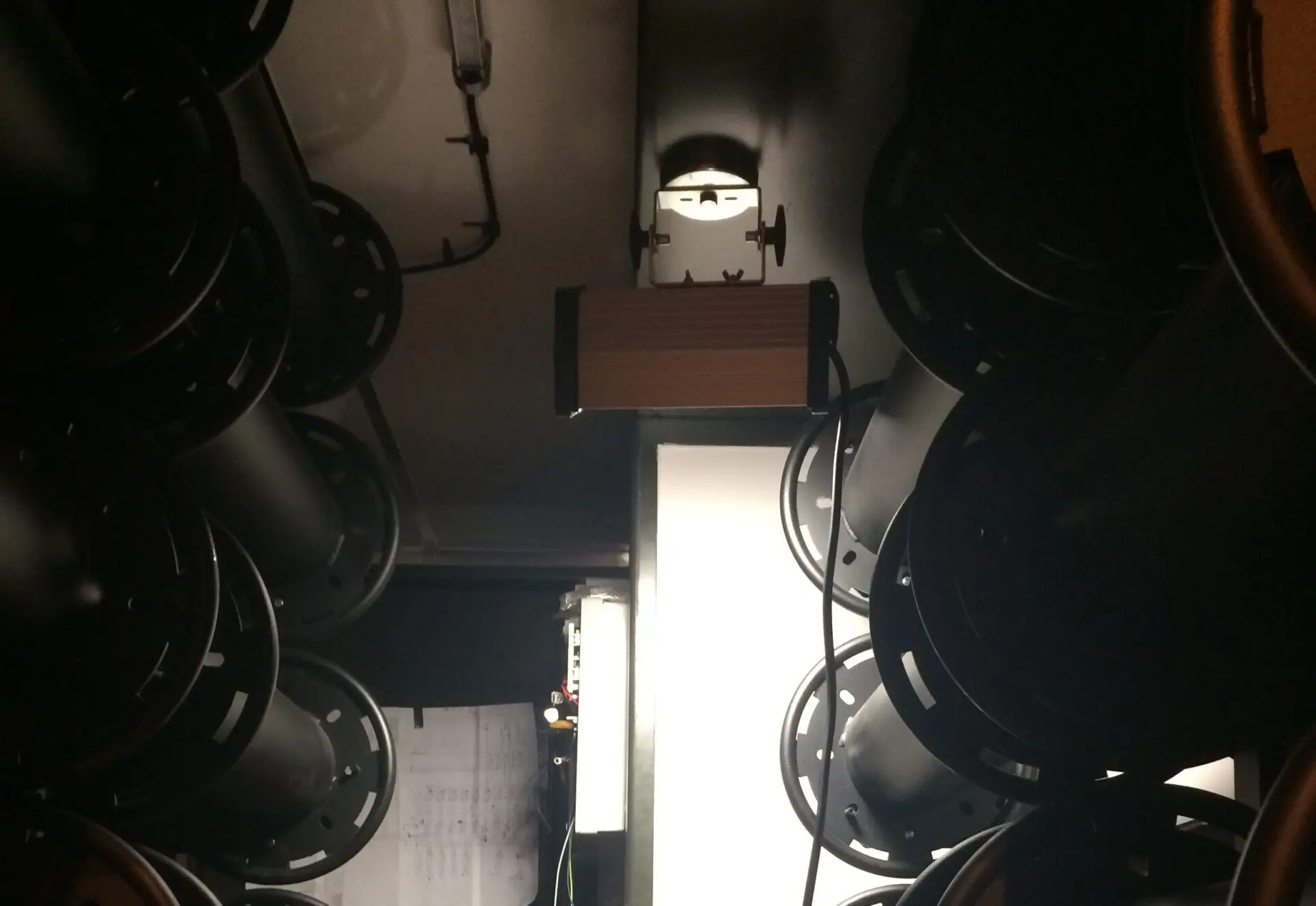 L212 LED 24V AC/DC enables work in confined spaces